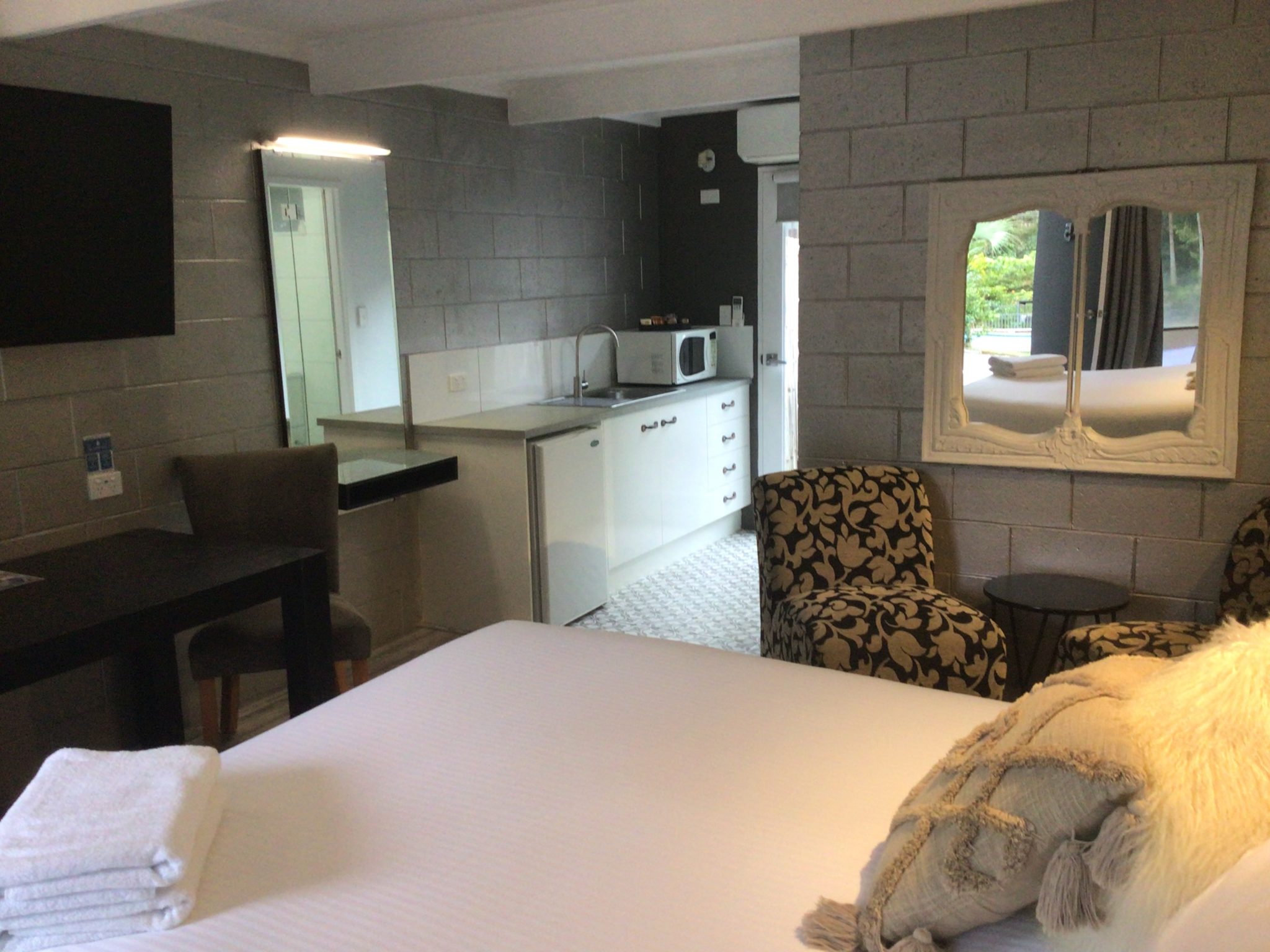 Luxury Boho Suite - Fiesta Motel