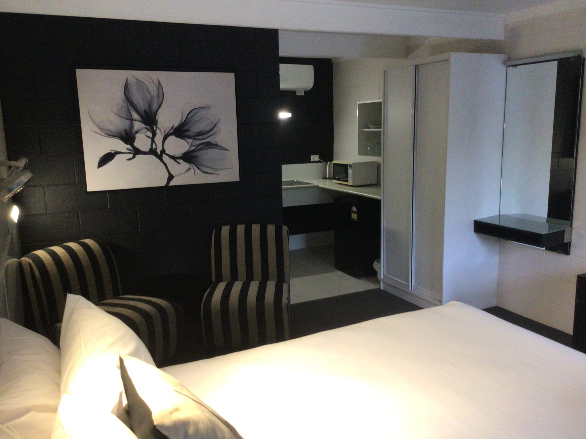 QUEEN ROOM - Fiesta Motel
